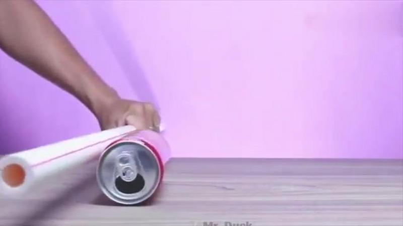 科学实验 简单的一个摩擦起电的小实验!