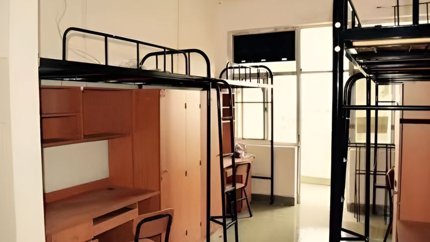 疑遭投毒学生姐姐称弟弟曾是宿舍长:曾帮嫌疑人刷过几次厕所