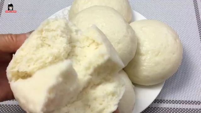 蒸馒头,只加酵母其实不对,再放点这个,馒头蓬松柔软