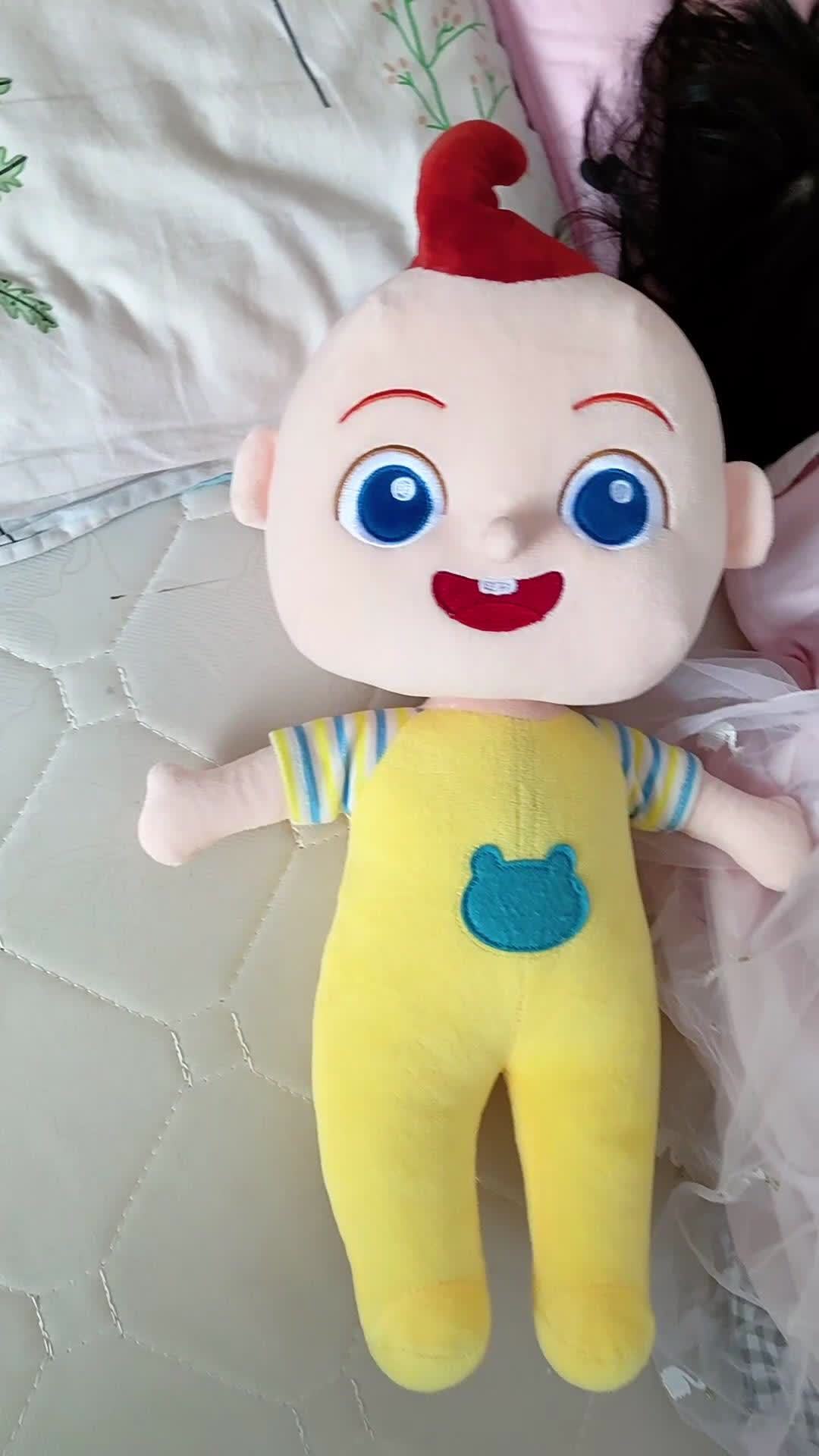 哇!好可爱的毛绒娃娃!宝宝很喜欢,睡觉都要抱着#毛绒玩具