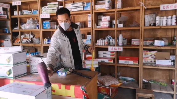 计划赶不上变化,今天收拾药屋看不成戏了。