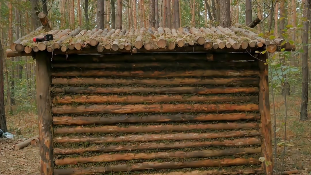 在森林里建造一座木屋房子(3),建两面木头墙和窗户