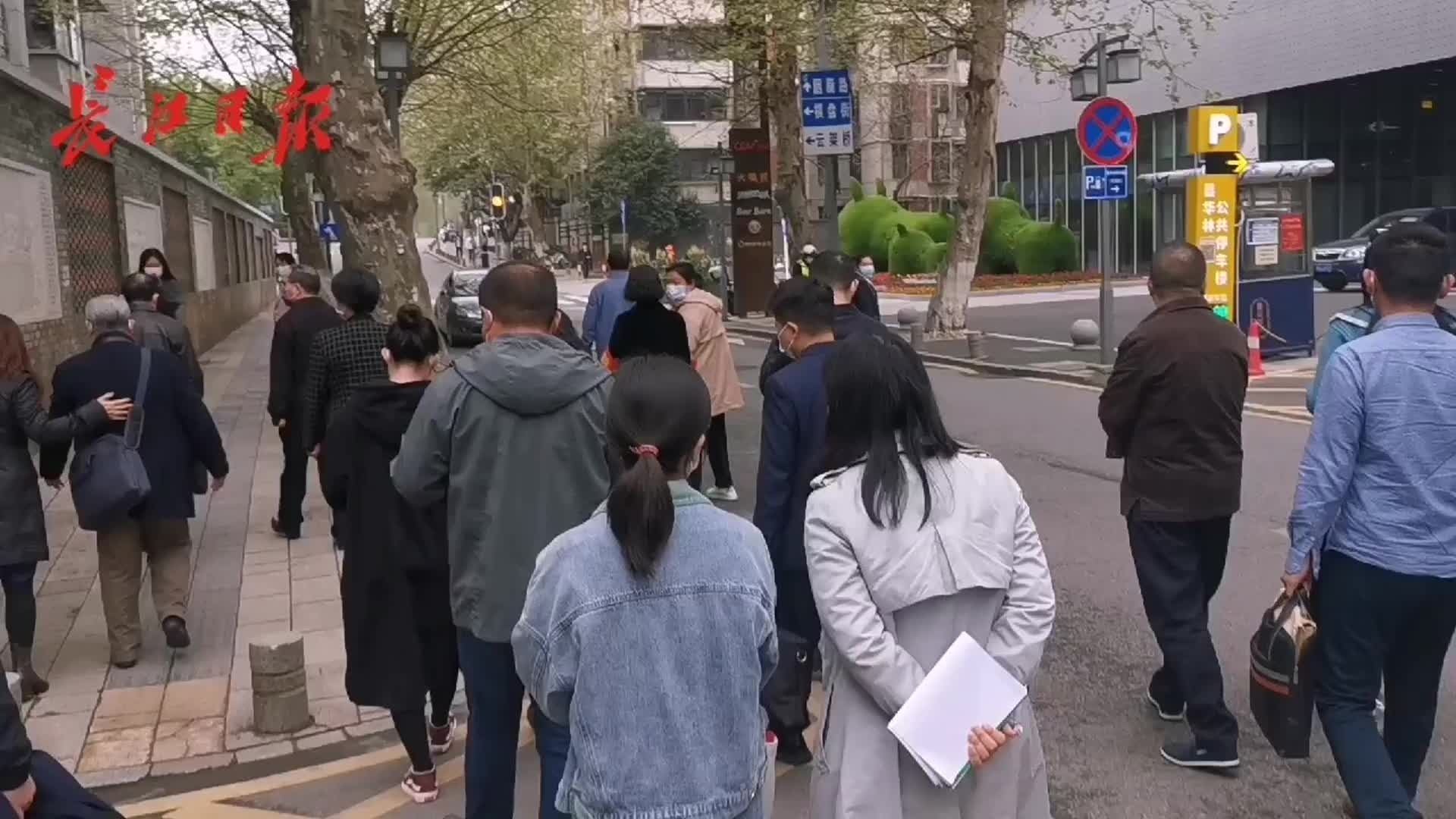 人大代表建议办得怎么样了?他们现场来阅卷