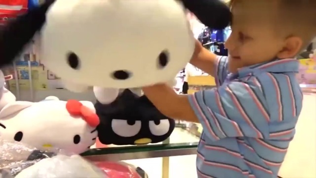 亲子互动游戏:外国小朋友商场购物,买超大帐篷!