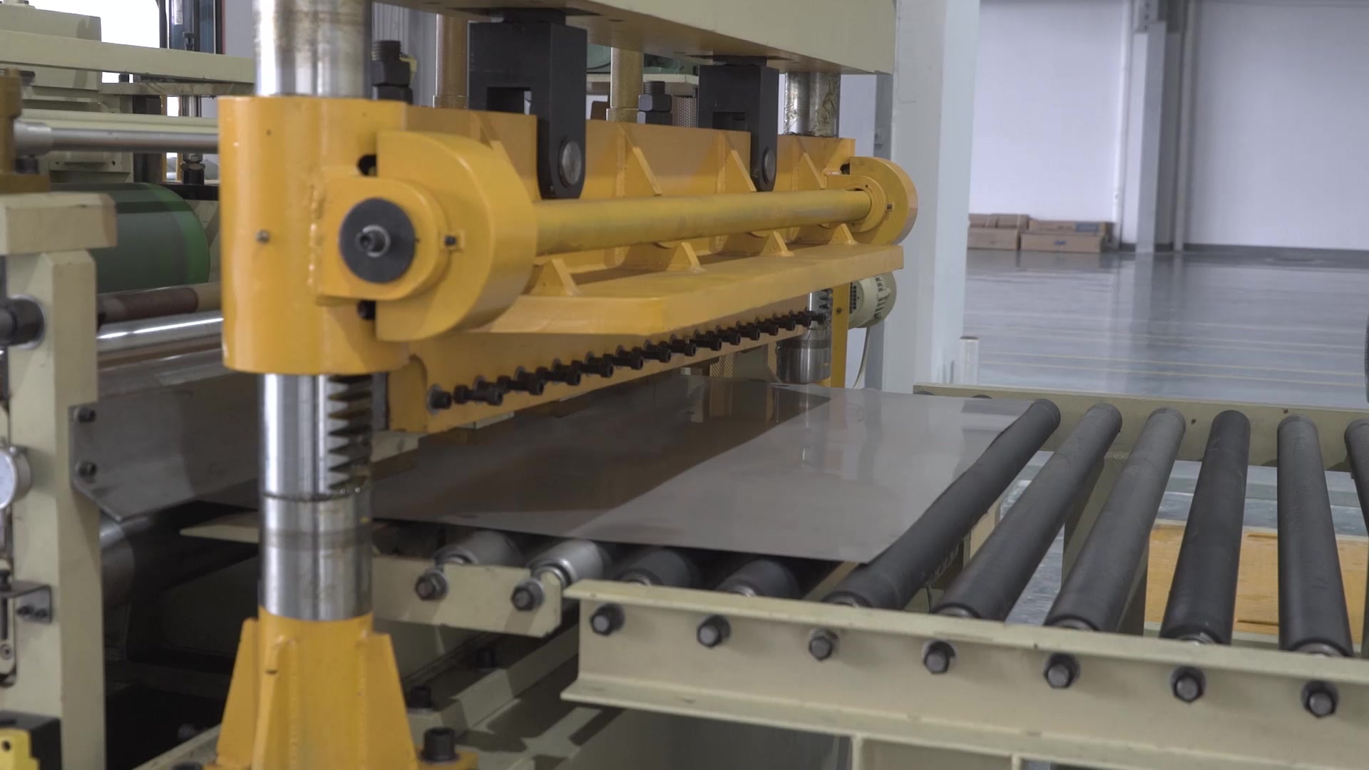 【机械】一种整卷不锈钢表面处理流水线设备