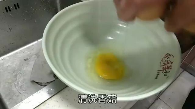 教你用2斤虾仁做海鲜披萨 成本30钱搞定 香软实惠 不用再出去买了