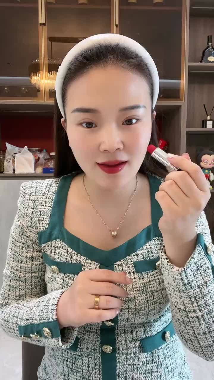 美颜贵妇膏,既可以遮盖皮肤瑕疵,又可以美颜养肤,太好用了