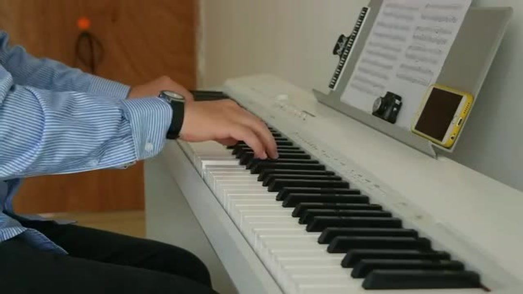 自弹:让我们荡起双桨 超经典好听钢琴曲