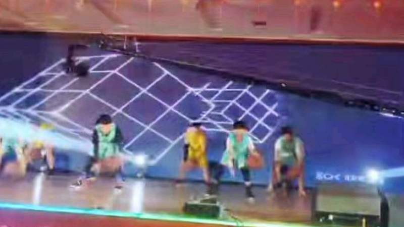 活力开场—孩子们的篮球表演