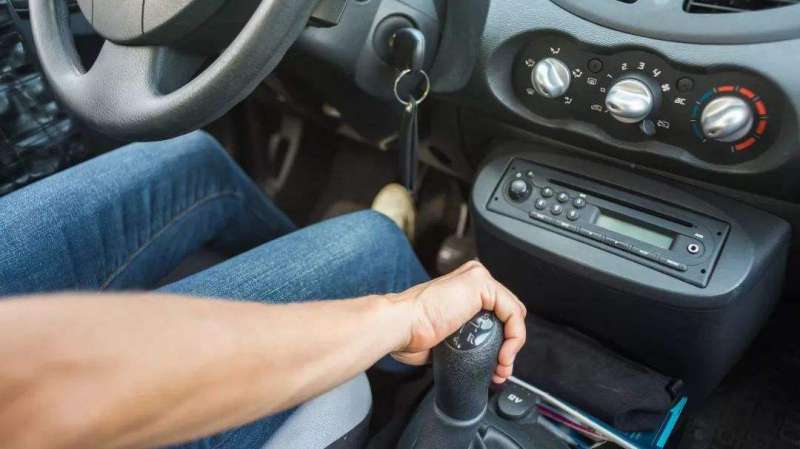 新手开手动挡掌握这3个小技巧,你也可以成为高手,超实用