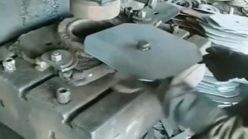 老师傅定位从来都是靠感觉,这就是他们强的地方,网友:看来我还得多学...