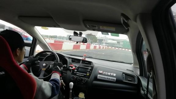 之前飞度和BRZ追逐的车载视频,虽是赛道日但大家都跑的都很拼#本田...