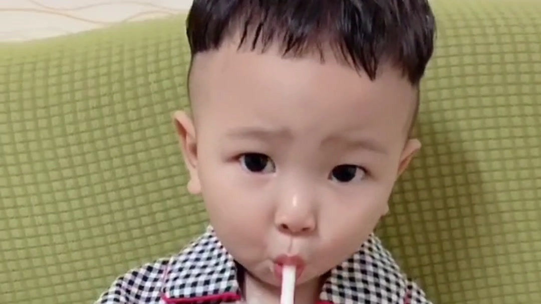 ...营养、宝宝一岁就戒奶瓶用吸管杯了、牛奶杯耐高温、有刻度 好清洗?