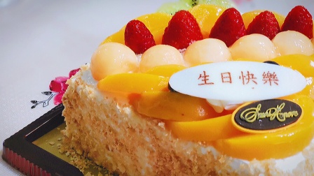 随手拍,记录成长。PS:长肉的长,哈哈!#记录生活 #美食分享 #生日蛋糕