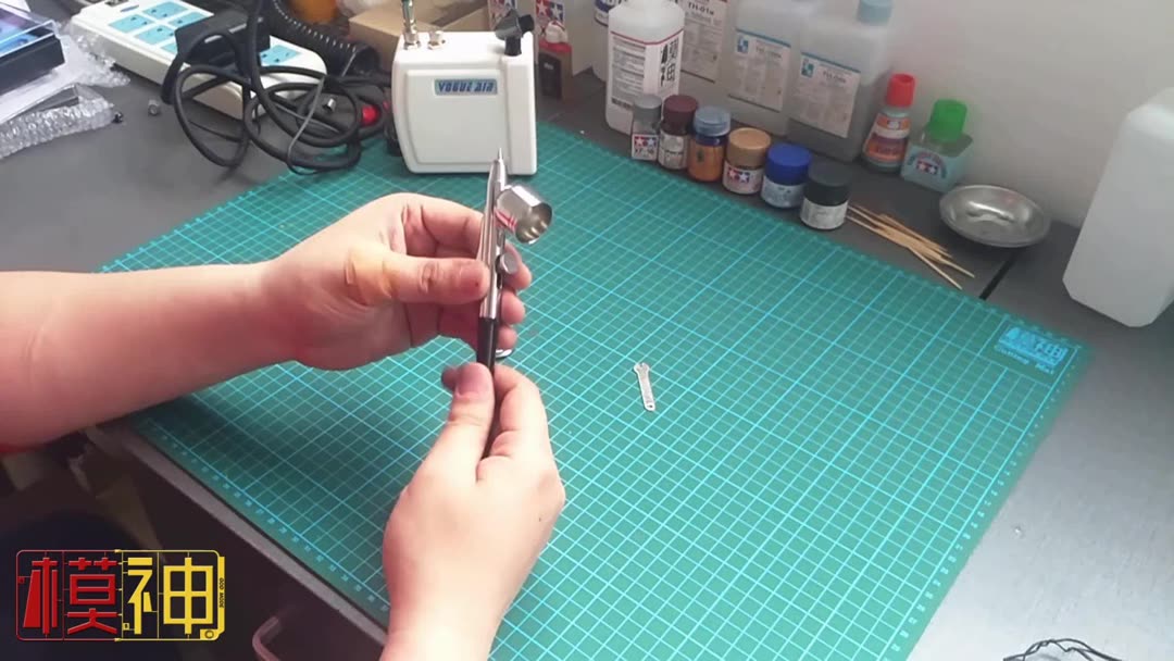 模神评测 喷笔气泵使用方法迷你泵(淘宝用)