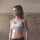 超爱打羽毛球的甄妮 