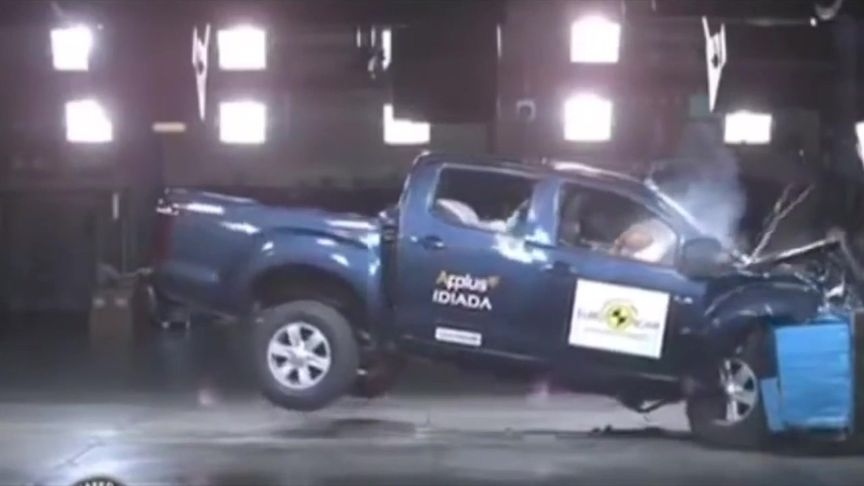 五十铃D-Max全方位碰撞测试 在日本占据了皮卡销量半壁江山