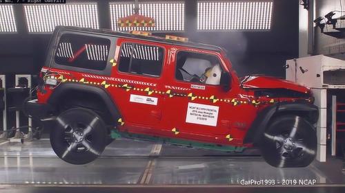 JEEP牧马人做了一组碰撞测试后,才知道什么叫硬派越野车?