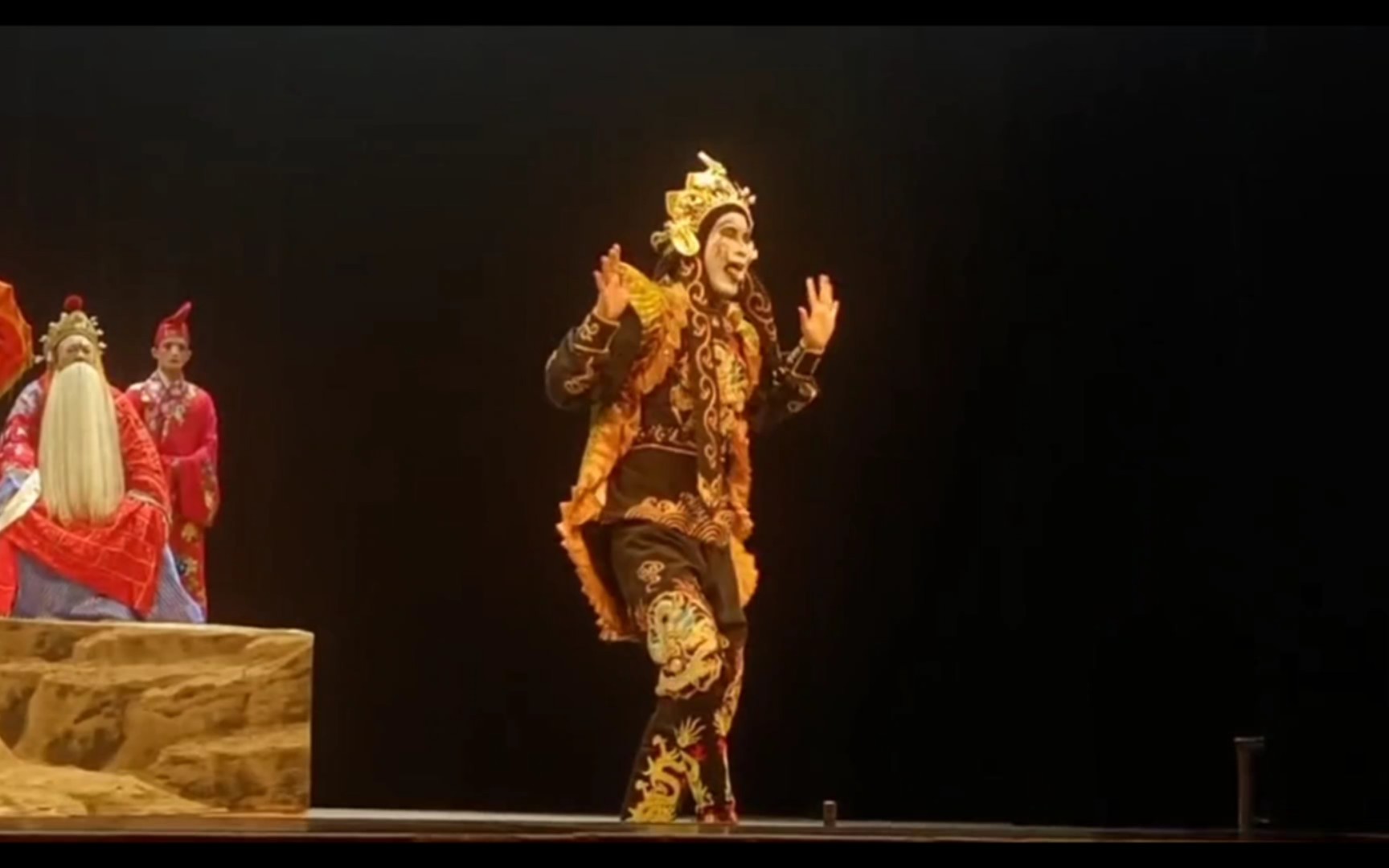 保护文化遗产,珍藏历史精华。身为当代新青年,我愿传承非遗!