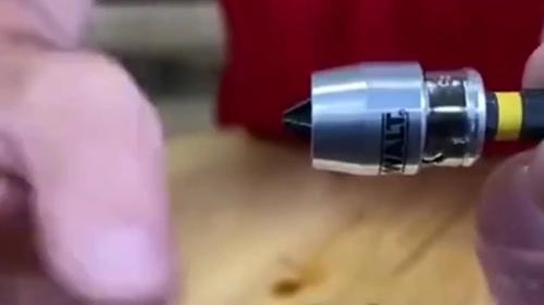 这个电动锂电钻在国外火了,不愧是中国制造,外国人都惊呆了!