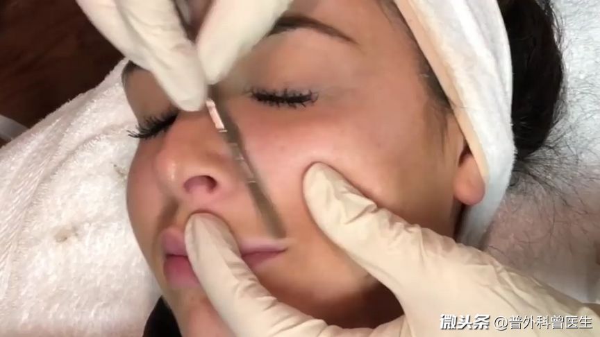 教各位美女一个简单的去死皮的方法