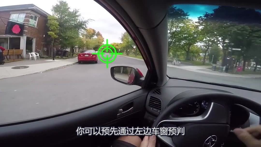 新手开车如何正确转弯？花2分钟学会这个技巧，以后你就不会紧张