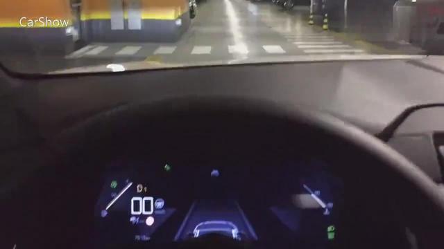 当把DS7开进地下车库,打开夜视系统后才知道什么叫做科技感