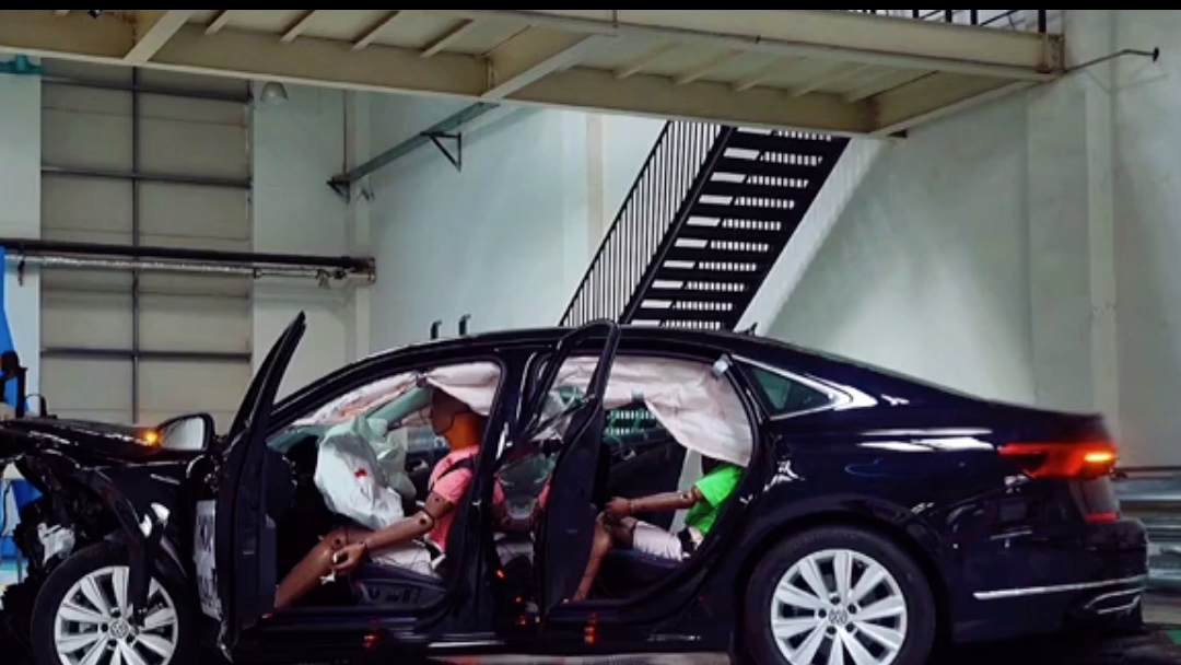 大众帕萨特碰撞测试