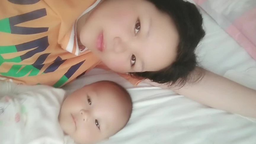 78天的宝宝调皮可爱,希望一生健康快乐的成长