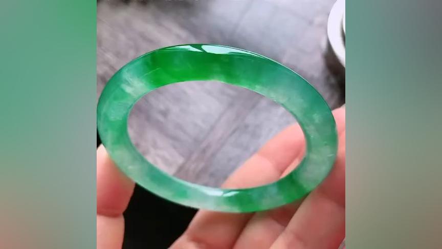 #翡翠珠宝 #天然翡翠 #dou来海南自贸港 #翡翠手镯 #冰种翡翠