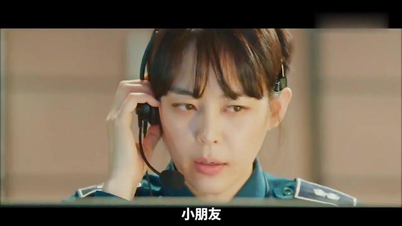 母亲C伤自己的孩子,小孩躲洗衣机里报警自救