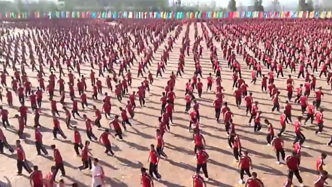 塔沟武校演绎。少林魂魄。塔沟武校加油。