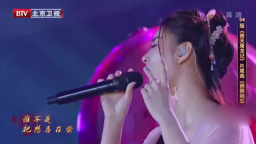 周深合唱就没怕过,直到遇见这位网红,一嗓子出来周深脸都气青了