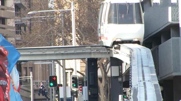 高大上的单轨列车需要变轨怎么办?看完后秒懂!