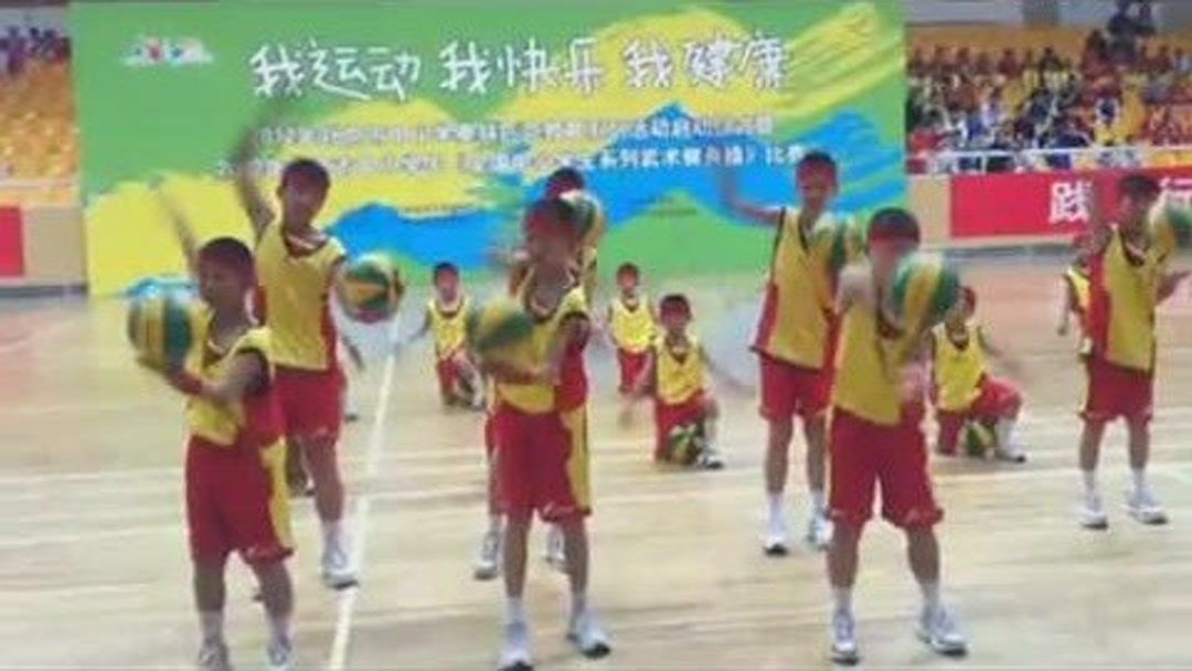 哈林秀王――花式篮球操和外教篮球教学表
