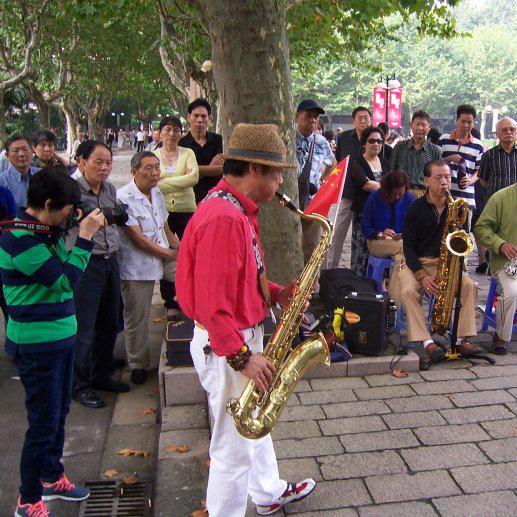 我们的生活丰富多彩 