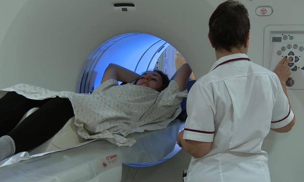 CT检查时医生能从屏幕中看到啥?医生的回答有点让人尴尬