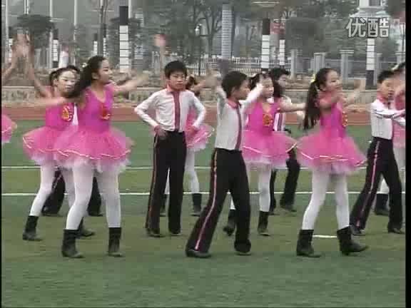 校园集体舞《童年》 高清