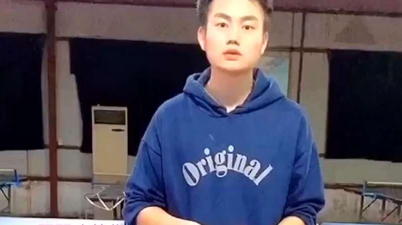 见识一下乒乓球横板握拍和正反手调节,眼前这一幕,你学会了吗?