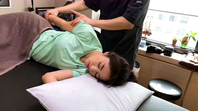 手把手教您如何做颈椎病、肩周炎的推拿按摩手法调理