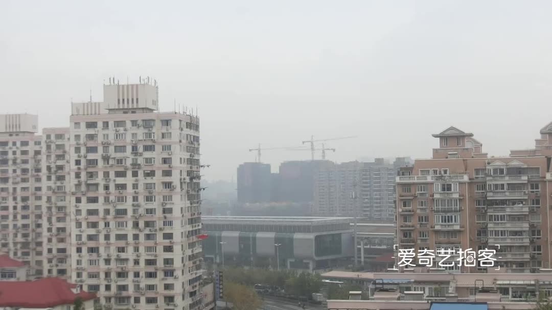 【拍客】上海空气连续12小时重度污染