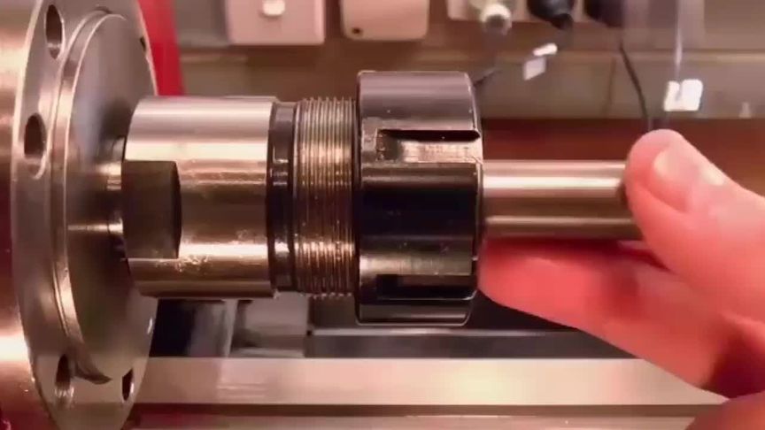 小伙凭借自己的技术和智慧,硬是做出一把自制倒角刀