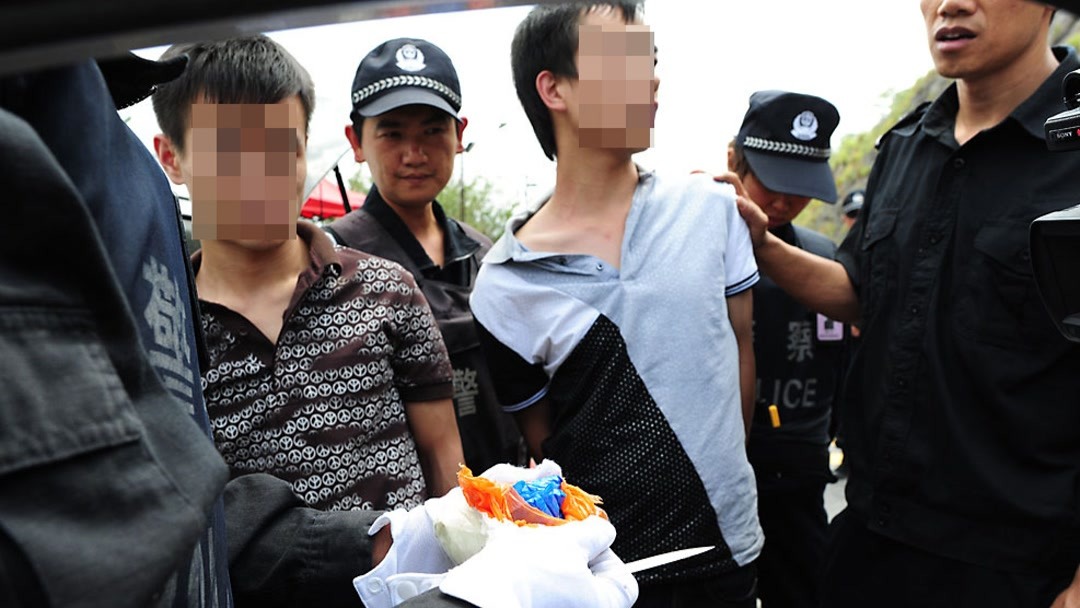 真实还原卧底警察缉毒现场