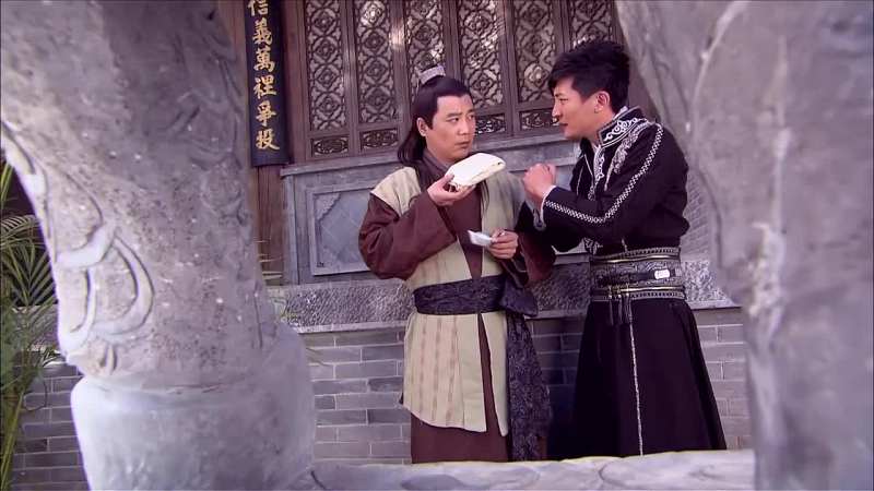 无良记者为了揭露黑幕,采访乞丐,谁料被乞丐怼的哑口无言!