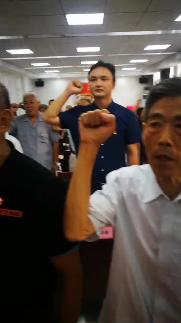 合肥市瑶海区铜陵路街道铜陵新村社居委党员过政治生日,重温...