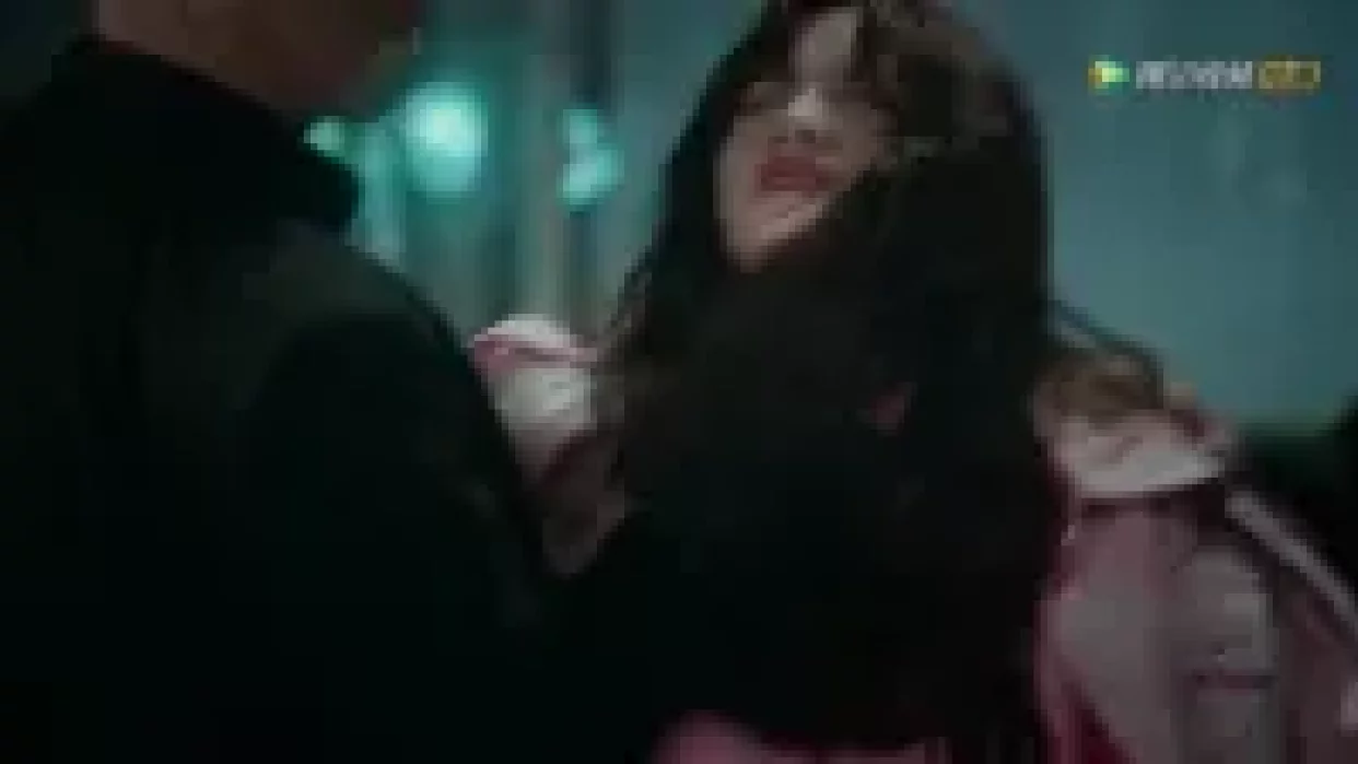 女主笑笑被掐脖子掐死