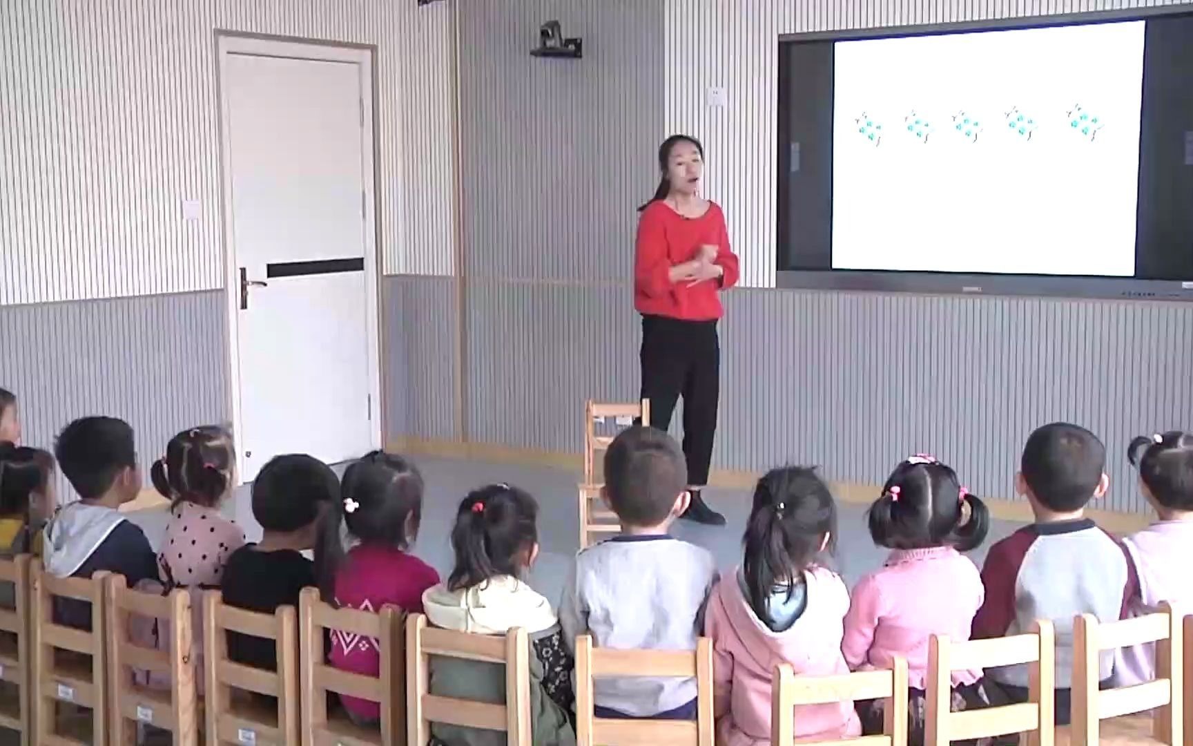 幼儿园公开课优质课小班科学《大脚印小脚印》课堂实录(1)