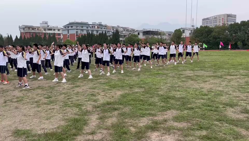 进入初三冲刺阶段,来一场大型武术表演放松一下