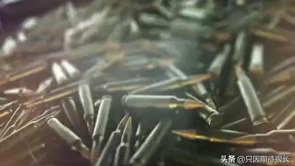 无人机搭载“飞行砍刀”,精准制导