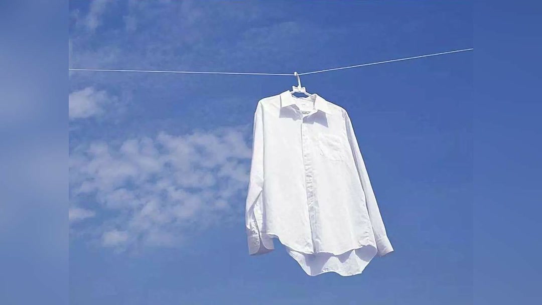 白衣服发黄，别再用漂白水了，教你一招，洗完又白又干净